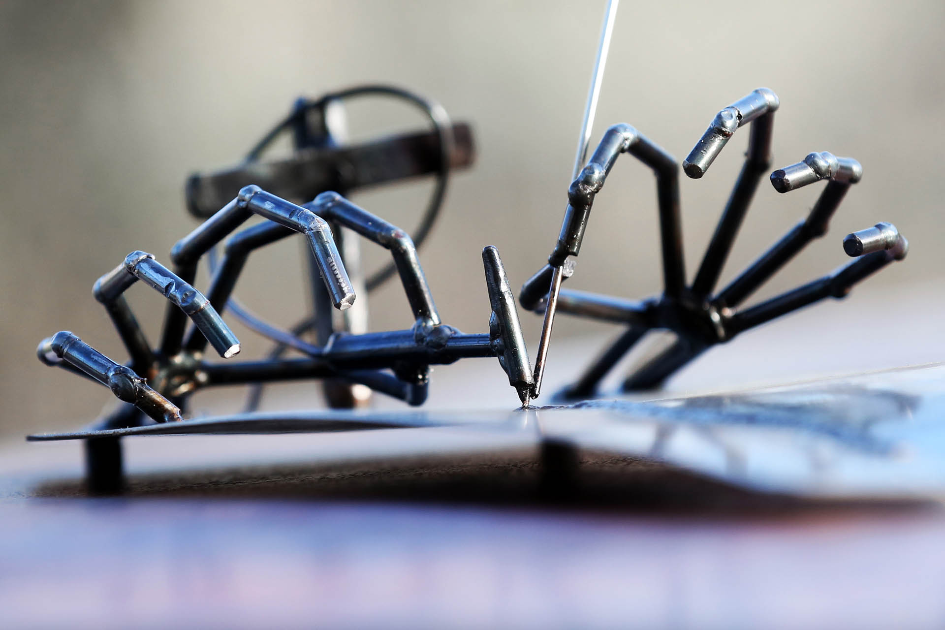 Skeleton grave welder – Siniša Vugrek, skulpture od metala – Metal Art